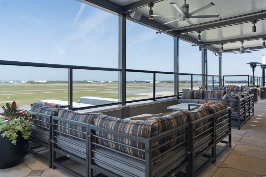 Runway Rooftop Bar & Grill by AD1 Hospitality - Sun7.pt